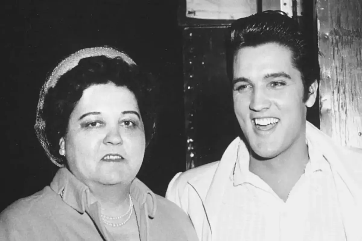 Elvis and Gladys Presley: The Love Story That Shaped the King (and ...