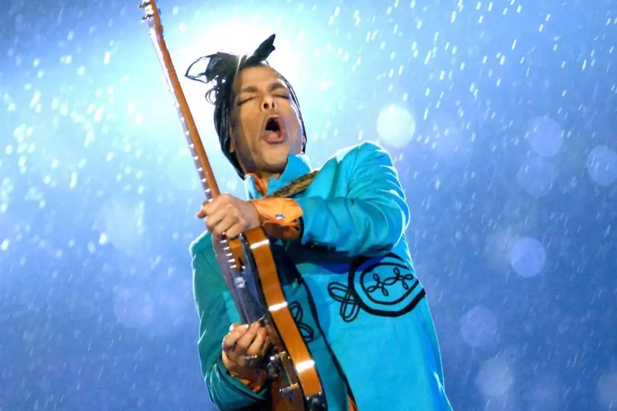Purple Rain in the Rain: Why Prince’s Super Bowl Halftime Still Feels ...